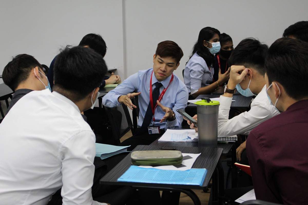 yuran malaysian flying academy - Flight Attendant Training - Cabin Crew ...