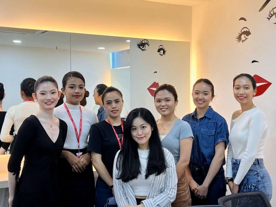 Grooming Classes - Flight Attendant Training - Cabin Crew Malaysia Academy